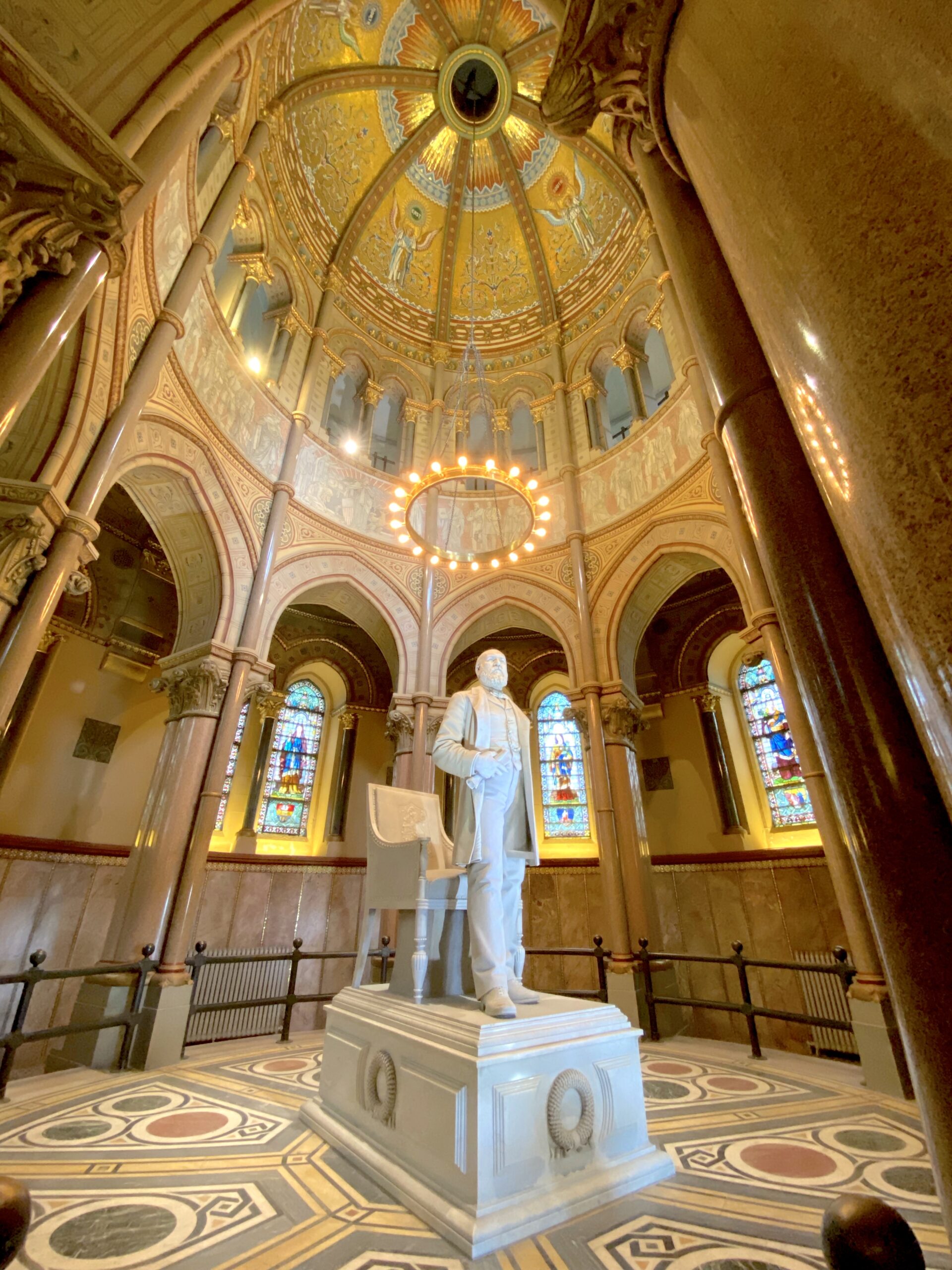 DEAD!: Simple Warren Mail headline announces death of President ...